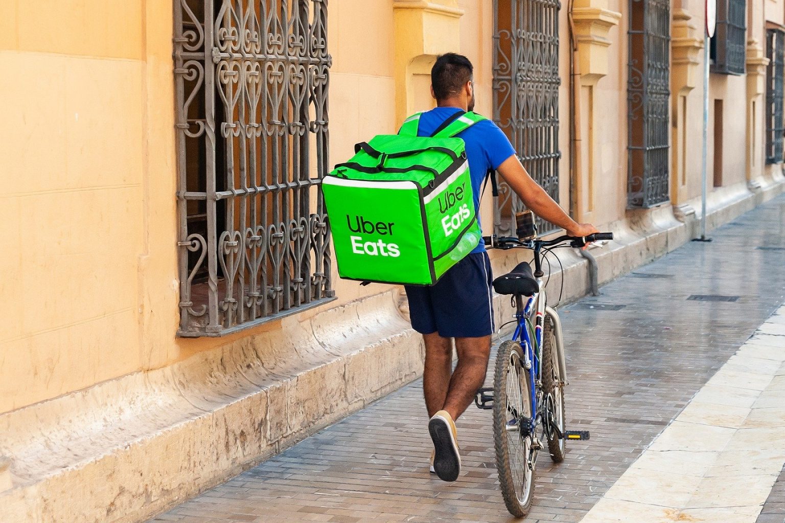 How To Deliver Uber Eats On Bike? (2022 Guide)